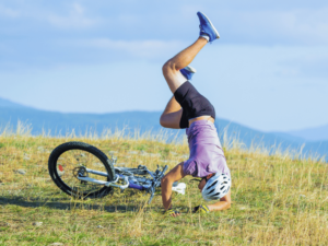 Falling Synonym: A Comprehensive List of Alternatives - brilliantio