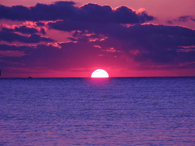 Describe Sunset: Captivating Colors and Serene Scenes Explained ...
